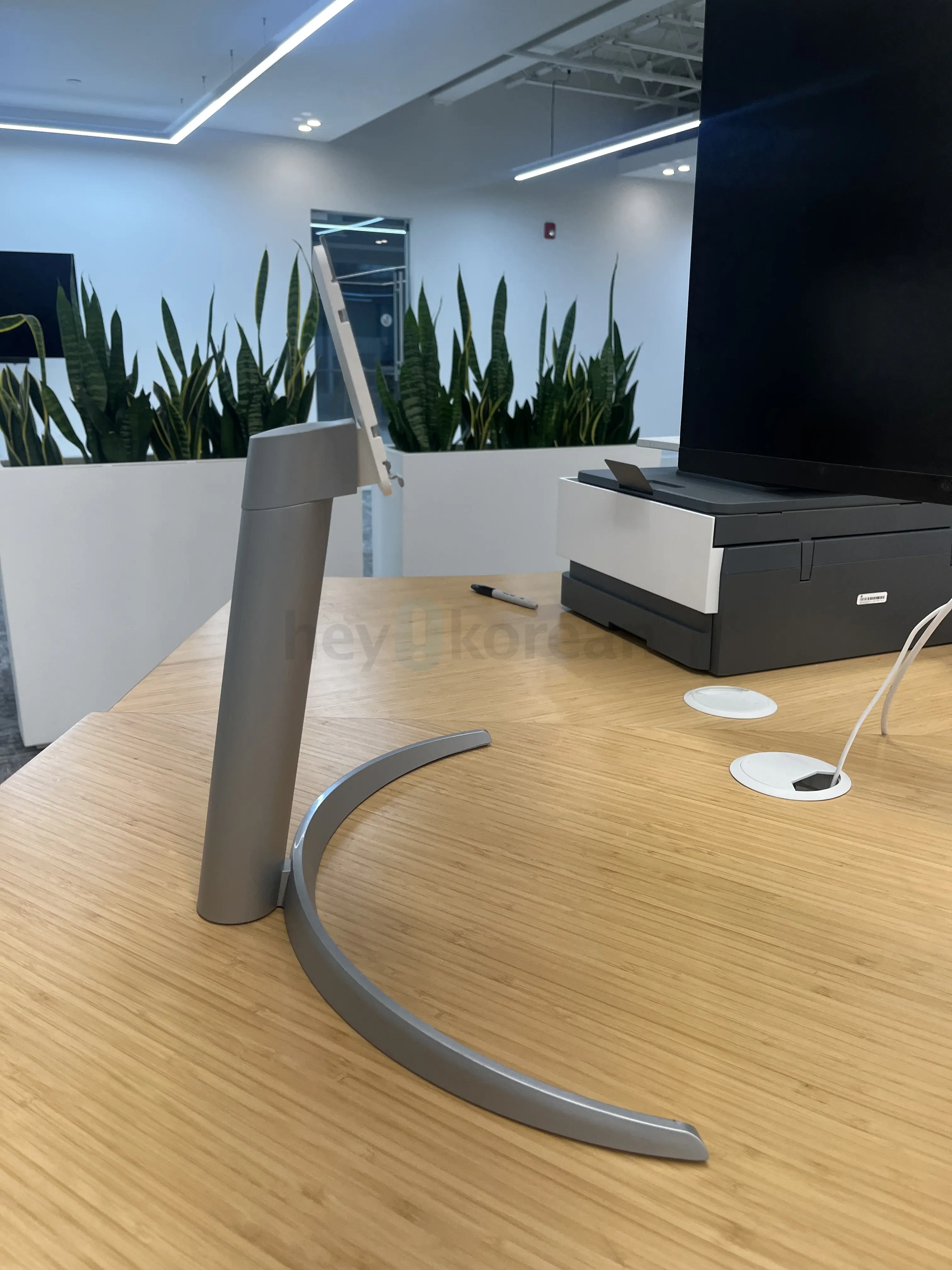 LG Monitor Stand